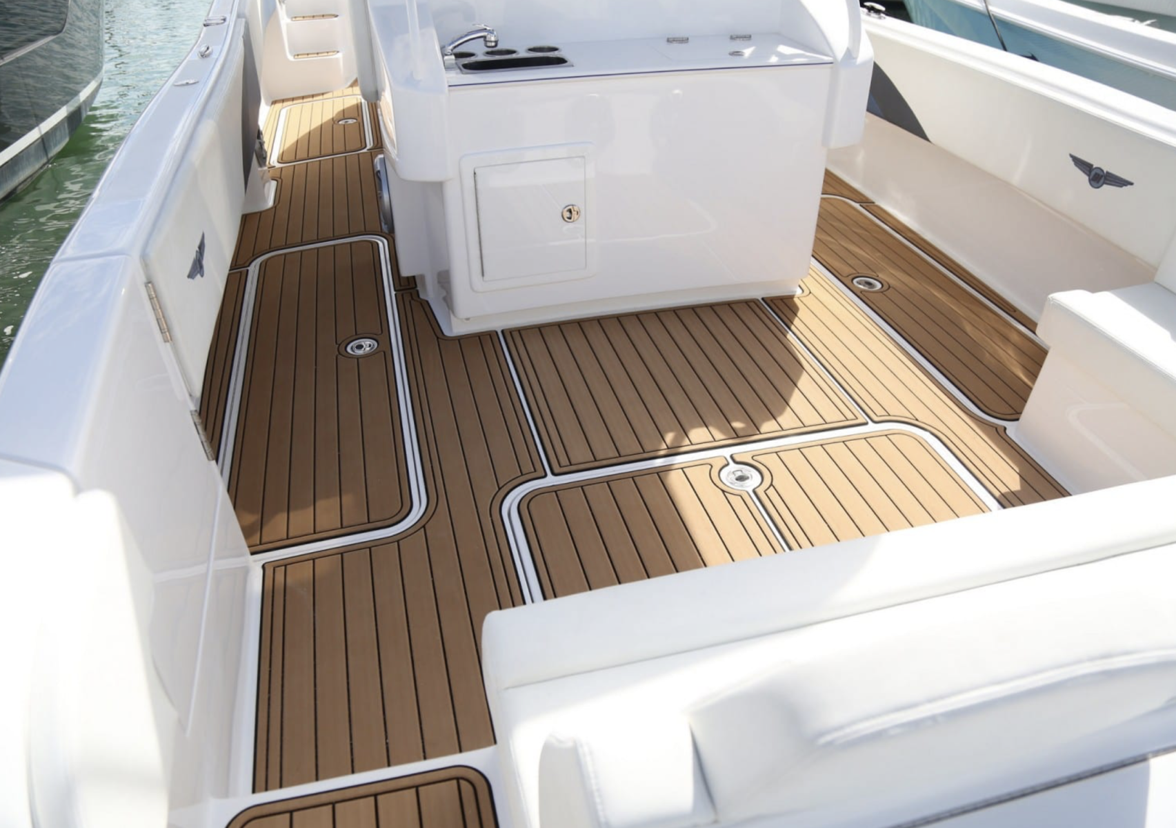 2000-2001 Sea Ray 310 Sundancer - SeaDek